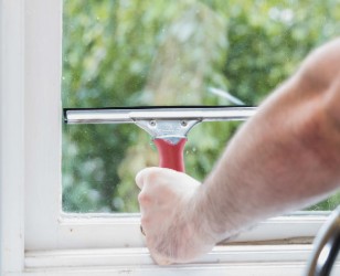 Tips on How to Clean Windows - Fantastic Services UK