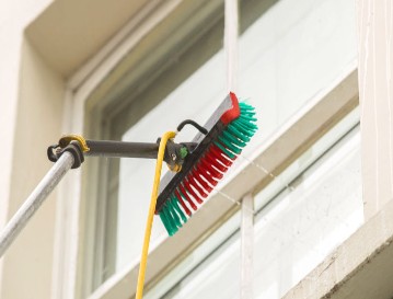 Pros and Cons of Water Fed Pole Window Cleaning - FS Blog UK